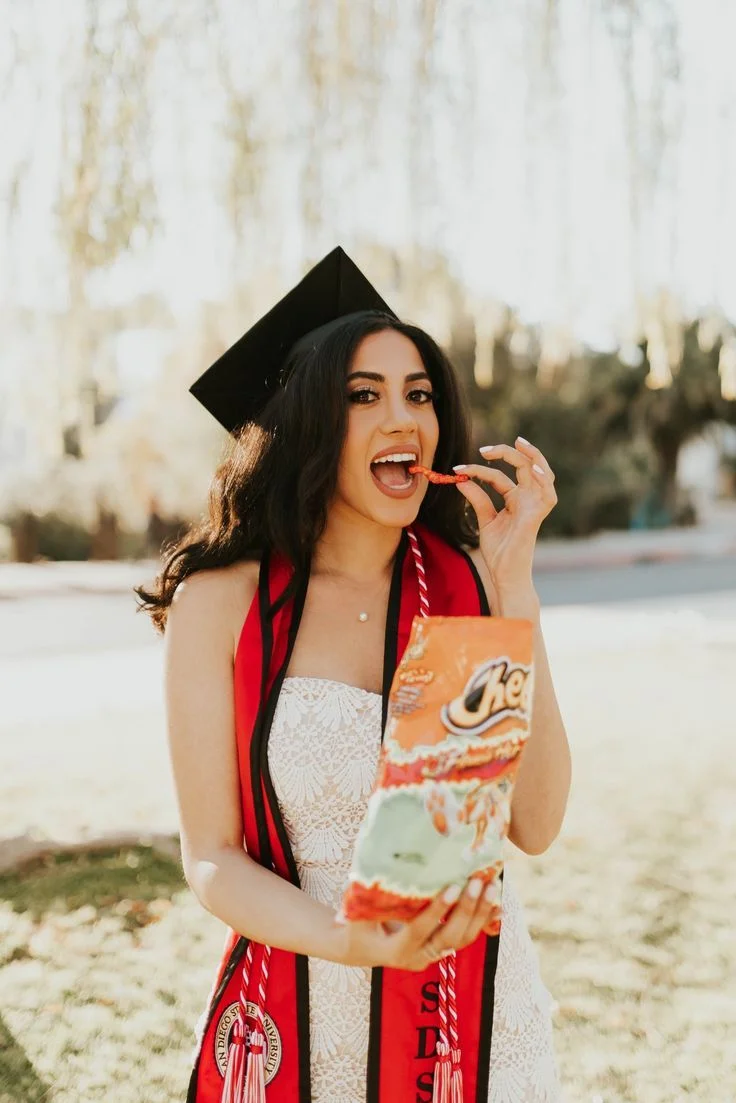 Graduation Dress to Impress - What Should a Woman Wear to a College ...